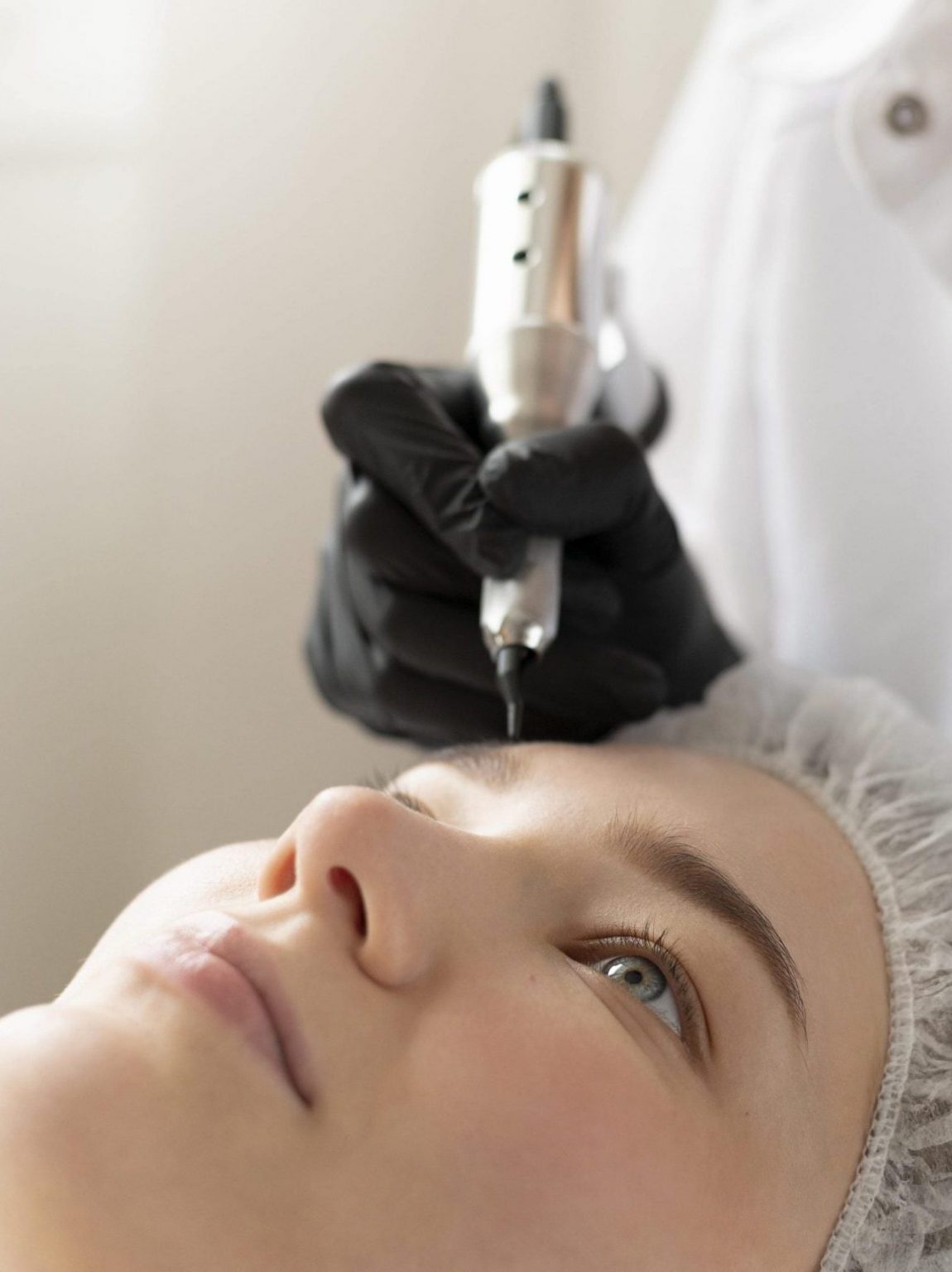 Microblading vs. Eyebrow Threading | Blog | HesStudios