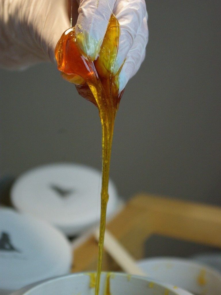How to Remove Wax from Skin: Quick and Easy Tips | HESStudios